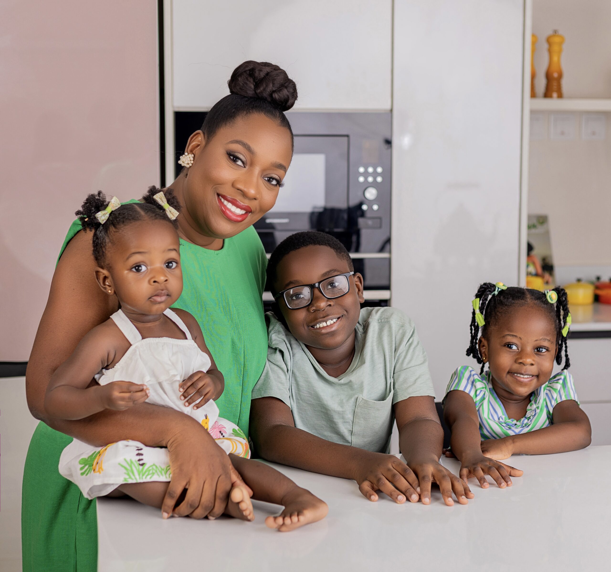 3 Ways TECHNOLOGY Makes My LIFE EASIER as a MOM - littlebigbiteco